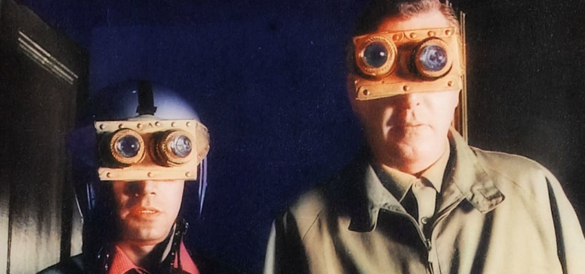 They Came from Beyond Space filme - assistir