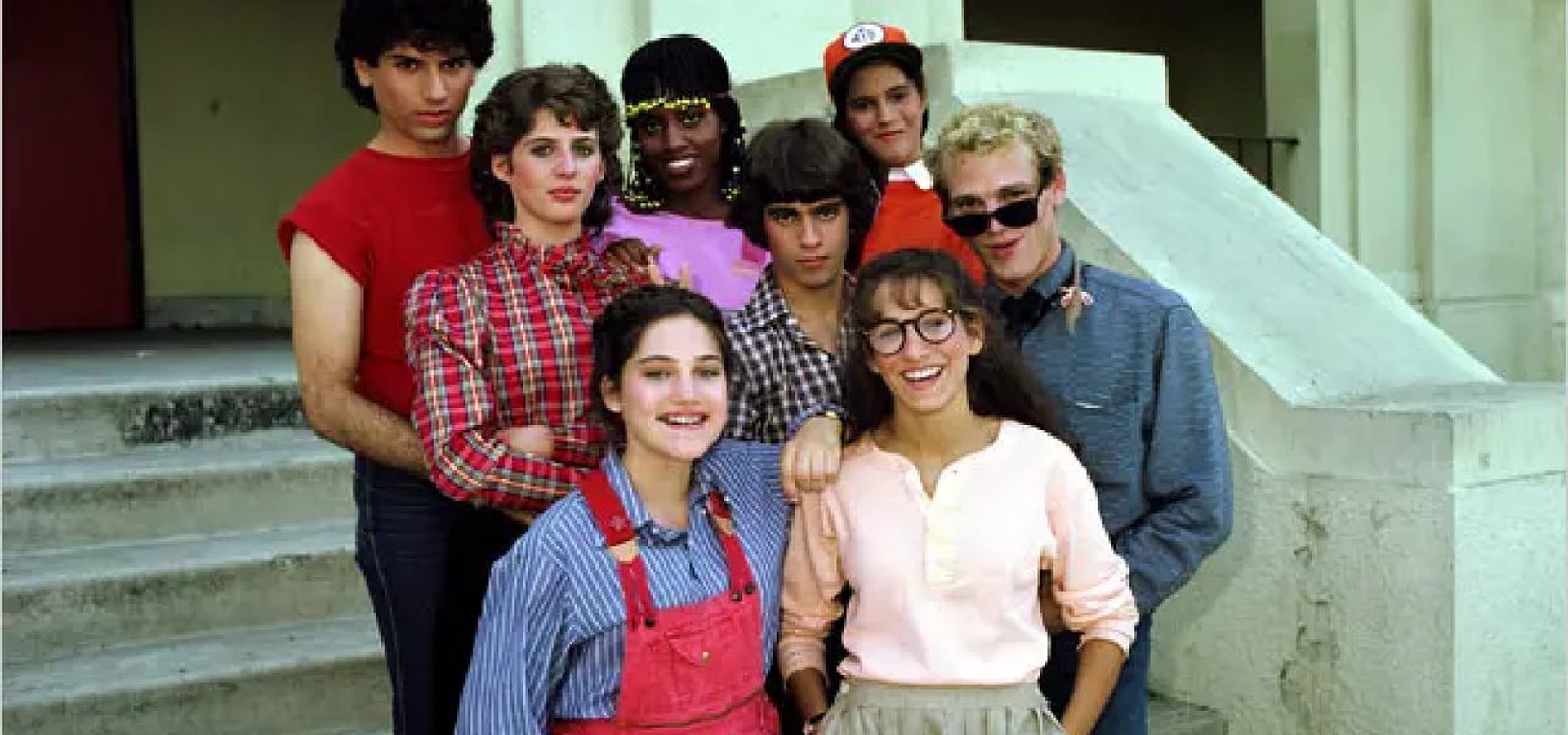 Square Pegs - watch tv show streaming online