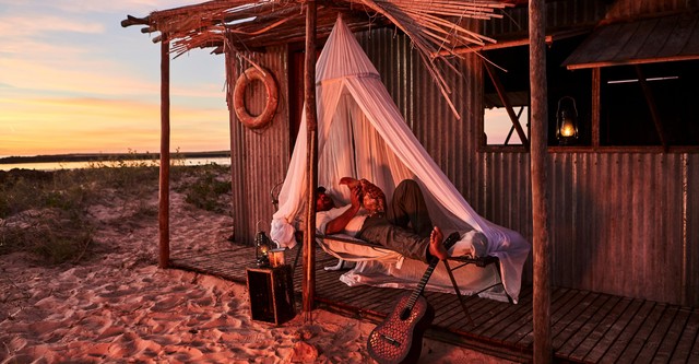 The Beach - watch tv show streaming online