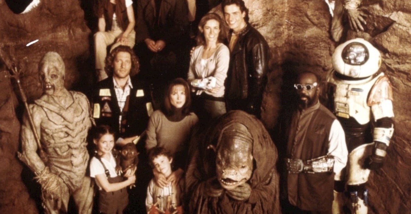 Earth 2 - watch tv show streaming online