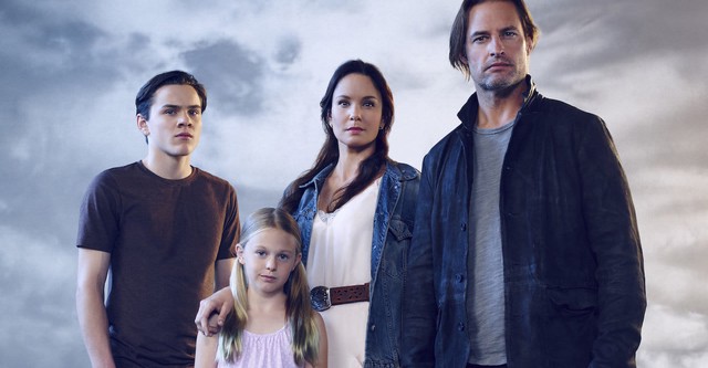 Colony Season 3 - watch full episodes streaming online