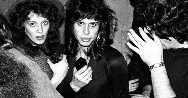 Look Away streaming: where to watch movie online?