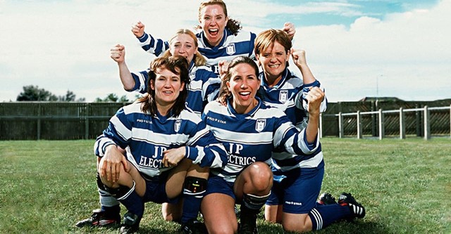 Playing the Field Season 1 - watch episodes streaming online