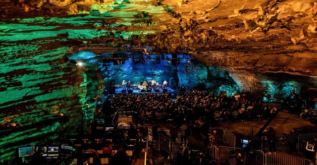 Bluegrass Underground - streaming tv show online