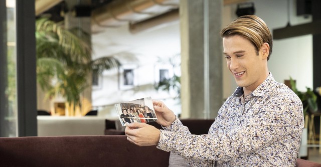 Hollywood Medium with Tyler Henry Season 4 - streaming