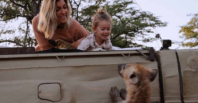 Family in the Wild Season 1 - watch episodes streaming online