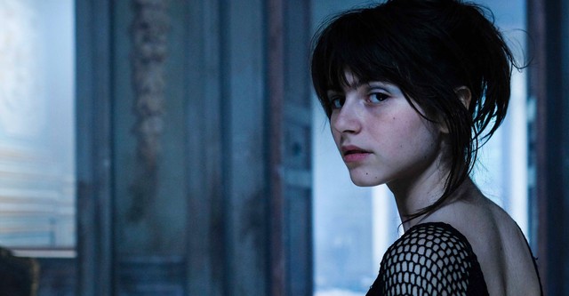 Anna Season 1 - watch full episodes streaming online