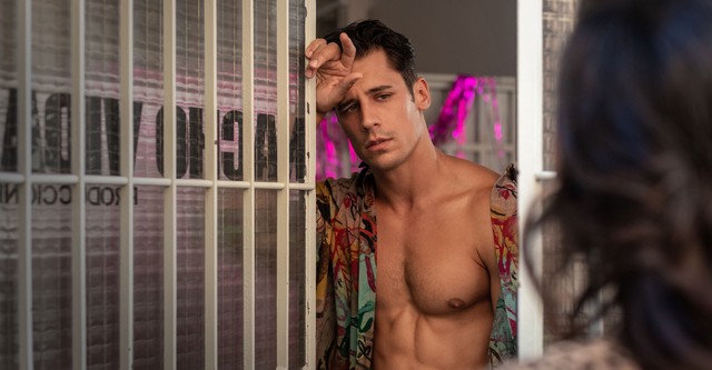 Nacho Season 1 - watch full episodes streaming online