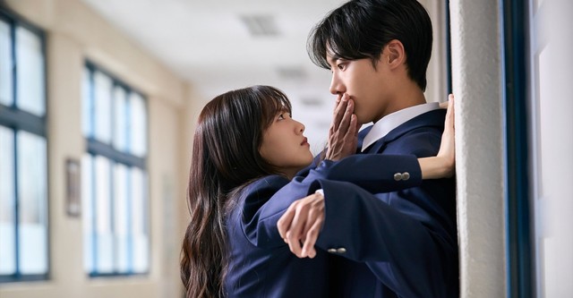 Head Over Heels - streaming tv show online