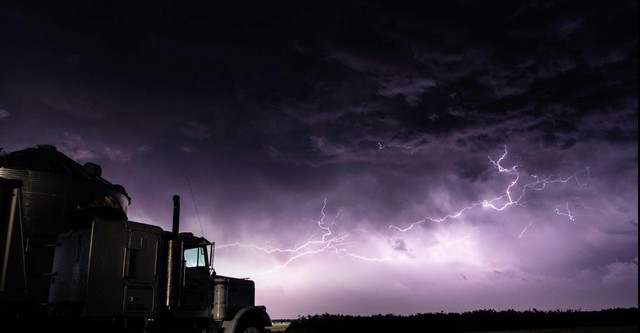 Chasing Monsters - Stream: Jetzt Film online anschauen