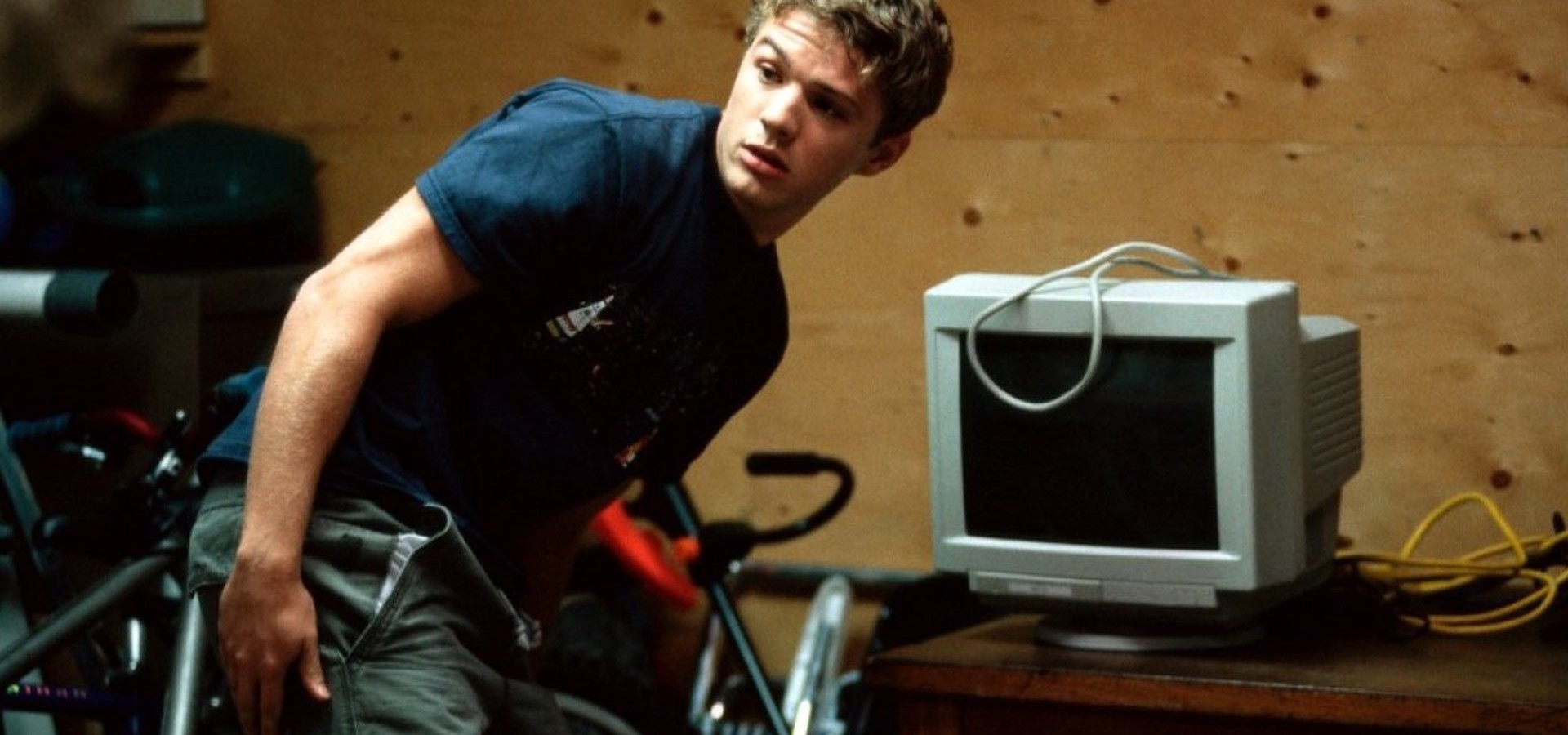 Antitrust streaming: where to watch movie online?
